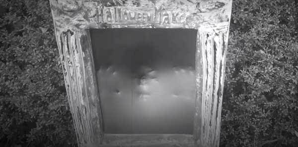 UK AtmosFAN Builds a Terrifying Tombstone – AtmosFX Digital Decorations