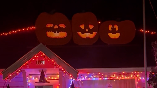 Rooftop Pumpkins Turn Heads at AtmosFAN’s Home – AtmosFX Digital ...