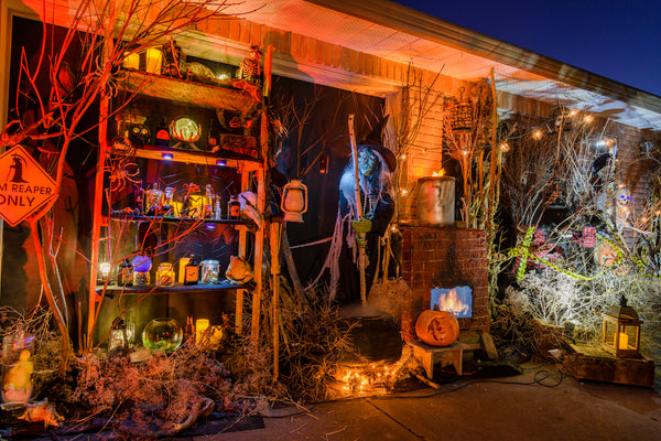 A Halloween Display Rich in Detail – AtmosFX Digital Decorations